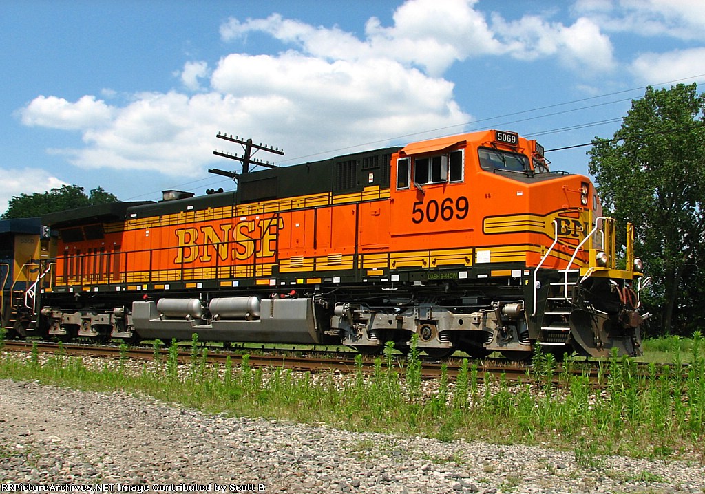 BNSF 5069 Q290